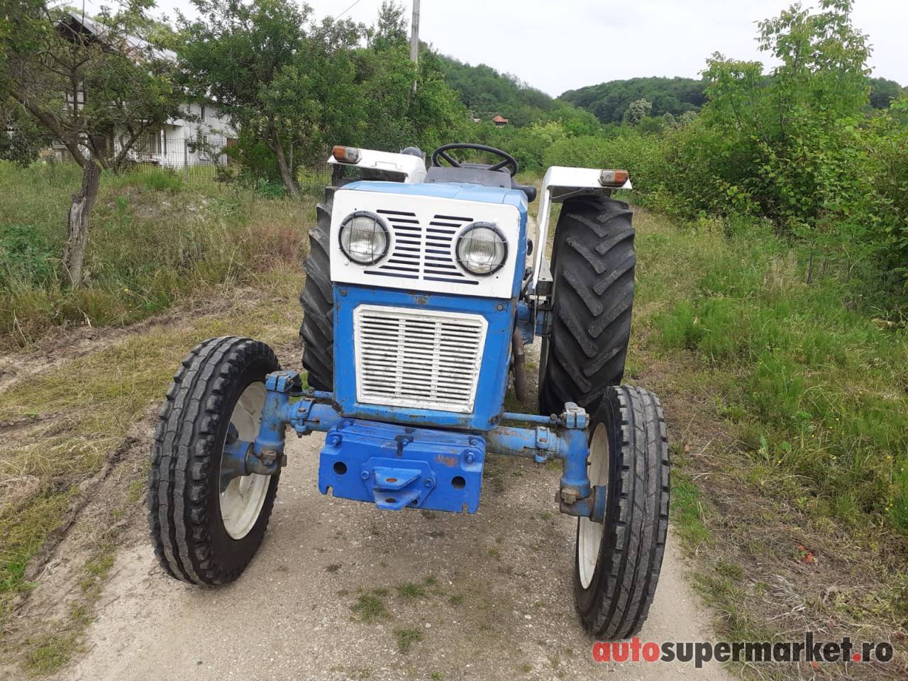Anunt utilaje agricole TRACTOR UNIVERSAL 640 - Arges, - autosupermarket.ro